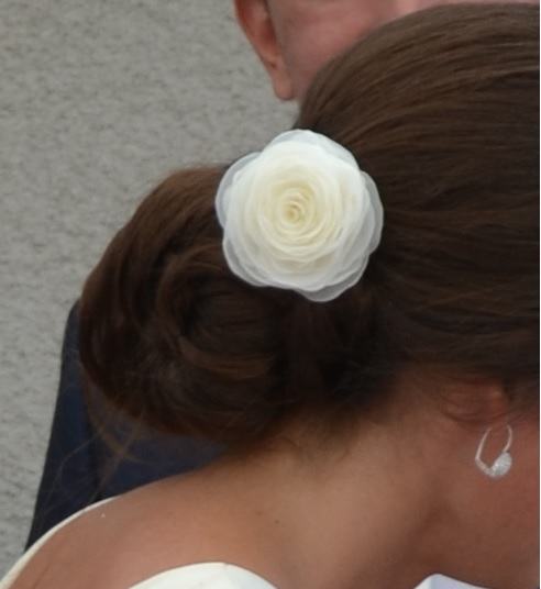 Cvijet za kosu, ivory boja, priblizno 7 cm