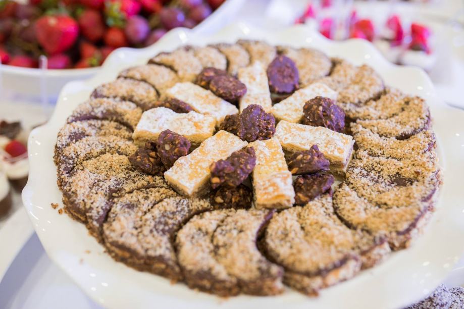 SLAGANJE SLATKOG STOLA; SLATKI STOL