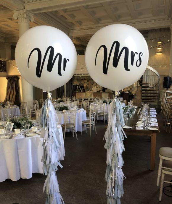 Veliki baloni Mr + Mrs za dekoraciju vjenčanja/fotografiranje mladenac