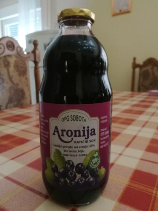 SOK OD ARONIJE I JABUKE