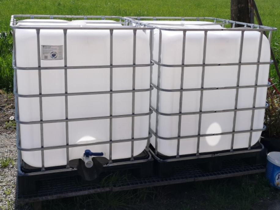 Čisti IBC Kontejner 1000lit. Transportni i skladišni spremnik.