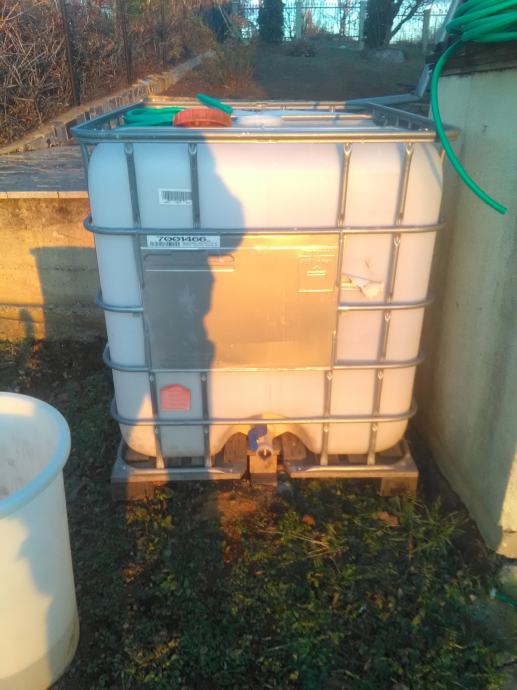 Spremnik za vodu (cisterna) 1000l