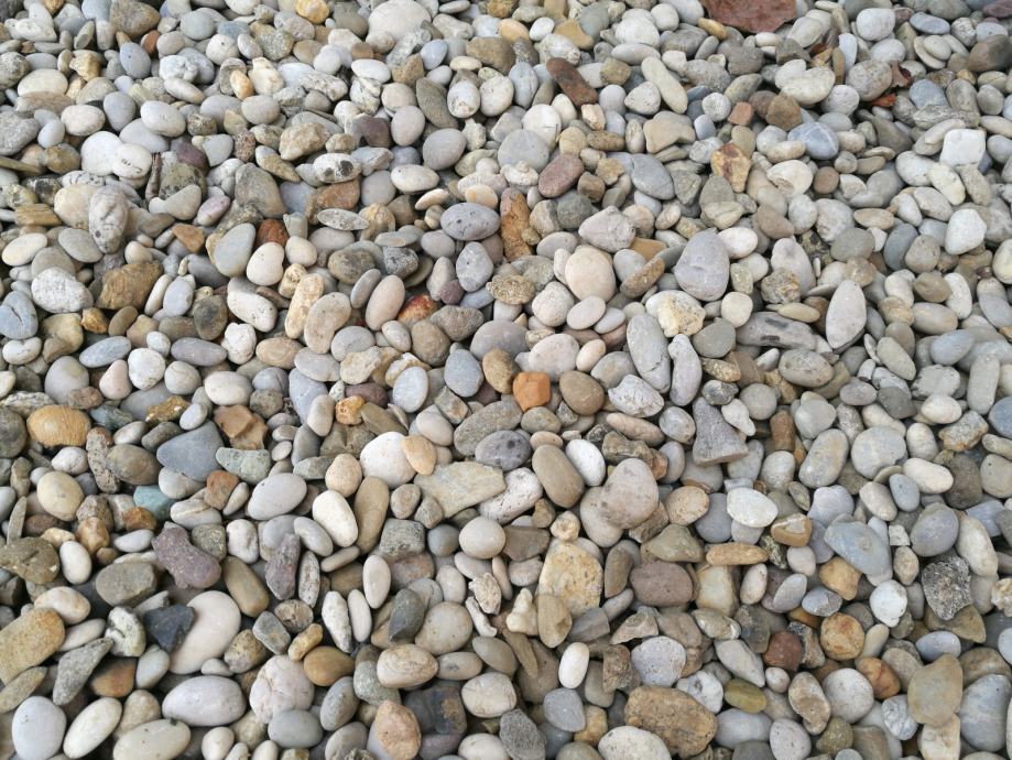 Kamen oblutak ukrasni šareni 16 - 32 mm