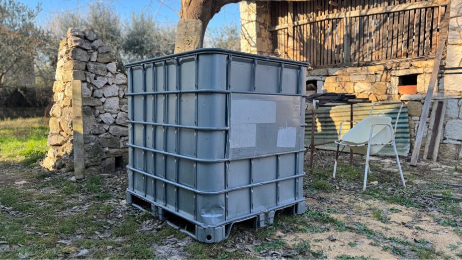 Rezervoar spremnik za vodu, cisterna 1000 litara