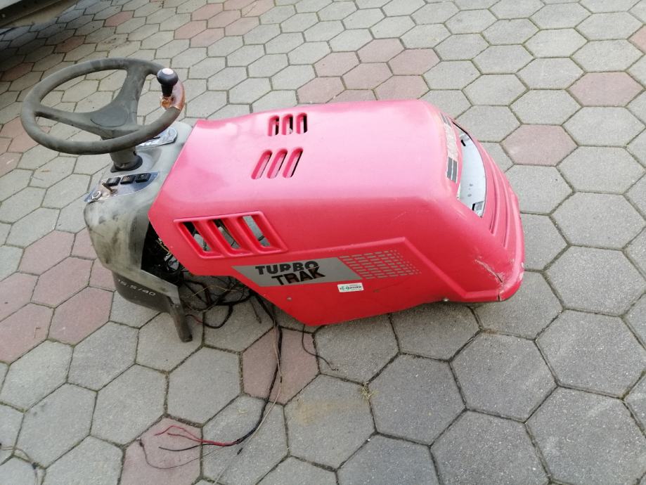 Hauba i volan za traktor kosilicu