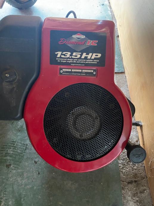 Motor za traktor kosilicu