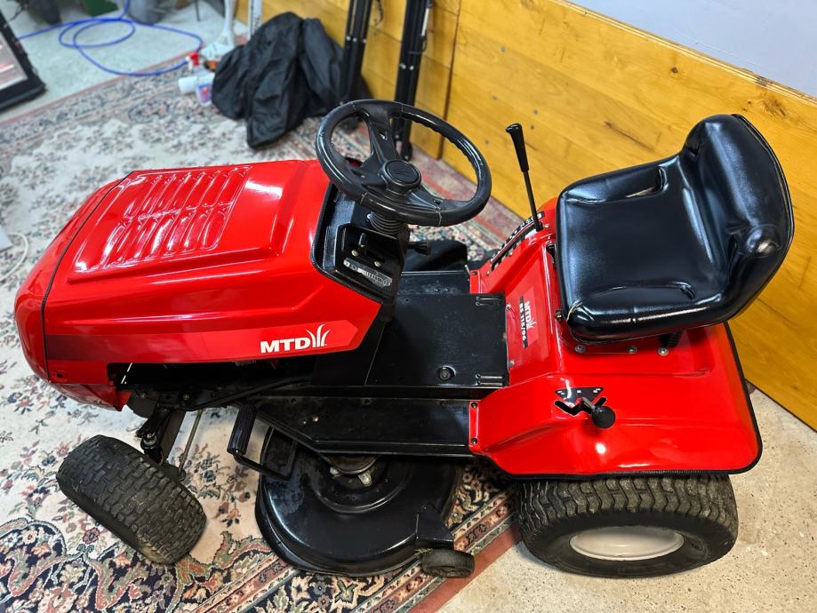 MTD-Traktor kosilica