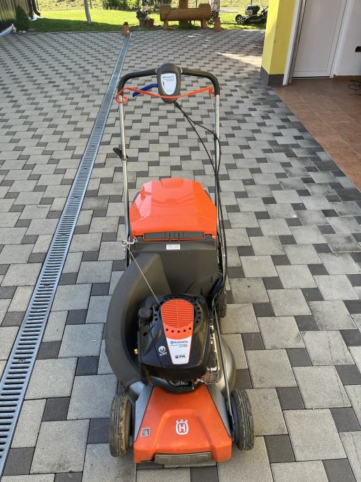 Samohodna kosilica HUSQVARNA