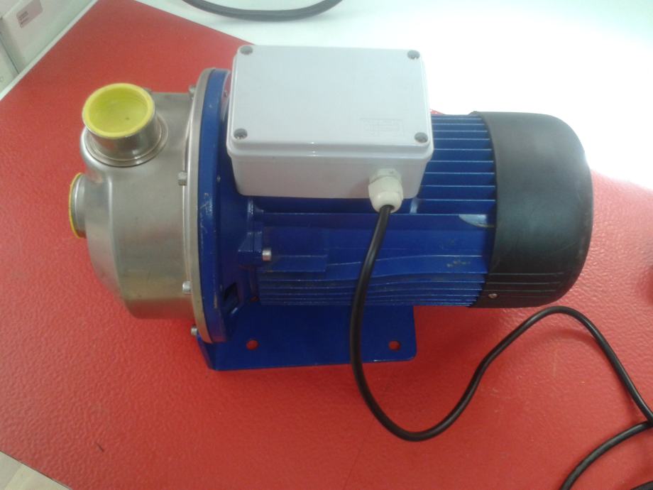 Pumpa Lowara CEA-210/5