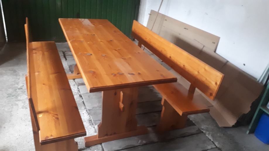 Stol drveni sa dvije klupe