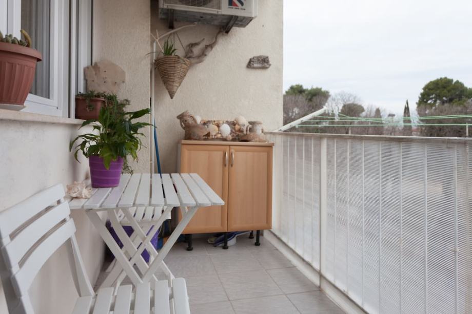 Stol i stoce za terasu ili vrt