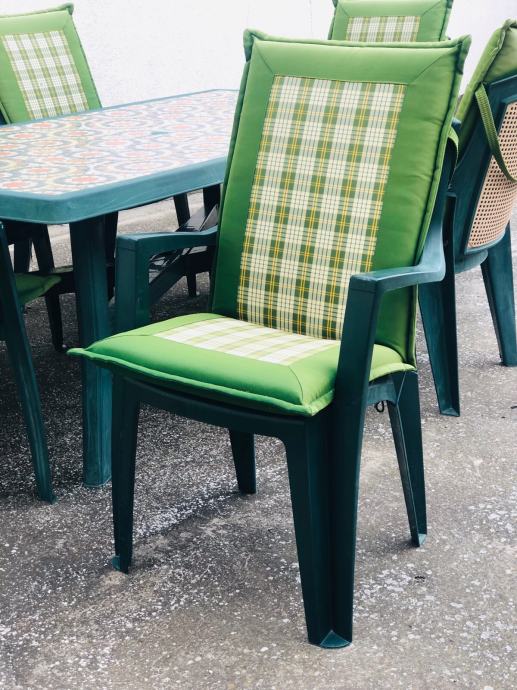 Stol i stolice za vrtnu terasu zelena boja