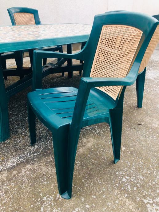 Stol i stolice za vrtnu terasu zelena boja