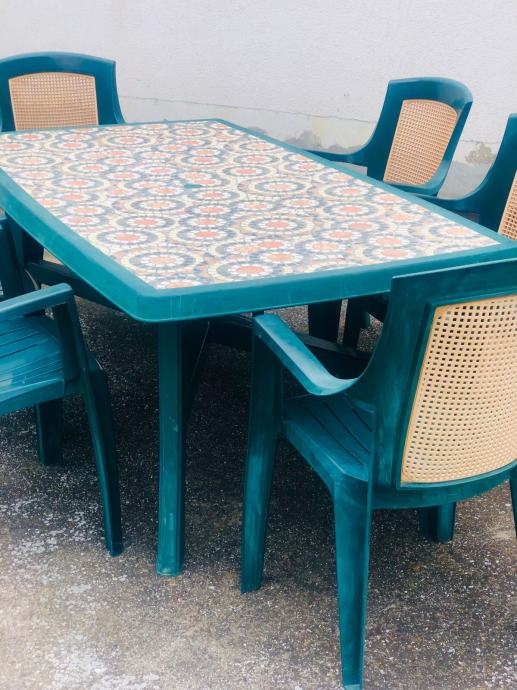 Stol i stolice za vrtnu terasu zelena boja