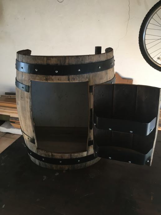 Ukrasno bure-mini bar