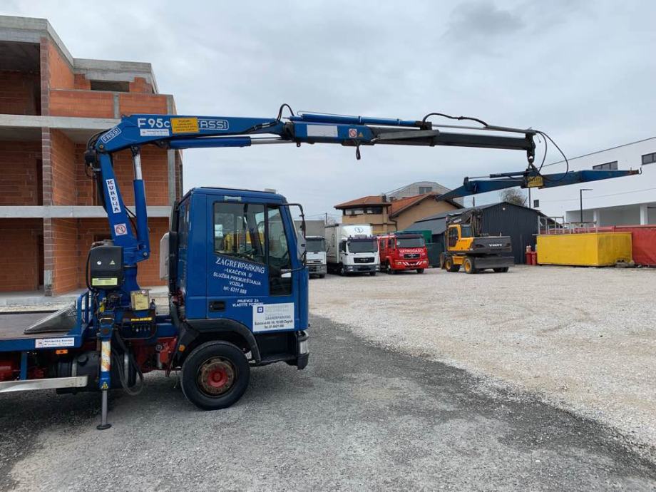 Iveco Eurocargo 100E180 Pauk Kran Fassi F95 + kriz za vozila, 2002 god.