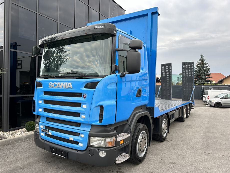 Scania R4208x2 Za prijevoz strojeva traktora vilicara kamiona, 2014 god.