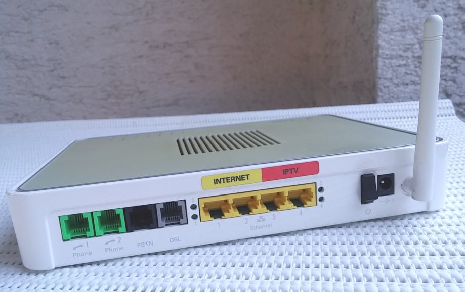 Router Thomson TG782(i), samo 19 kn