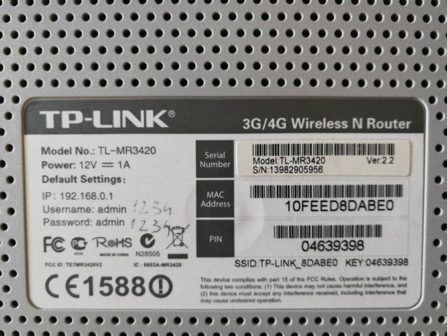 Router TP-LINK TL-MR3420 sa usb 4g modemom i dodatnom antenom.