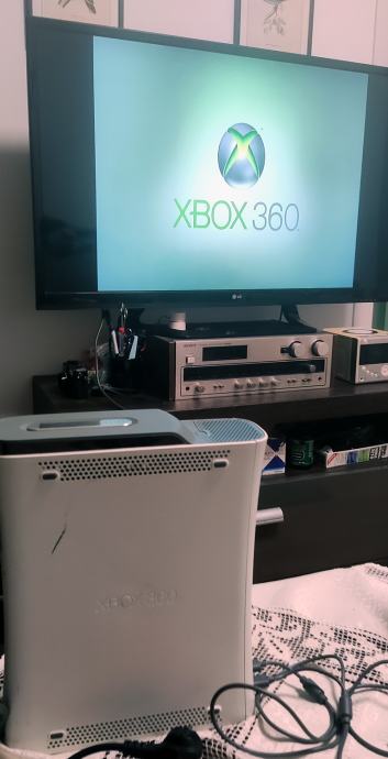 Xbox 360 original phat konzola Xenon + Saitek Cyborg Rumblepad