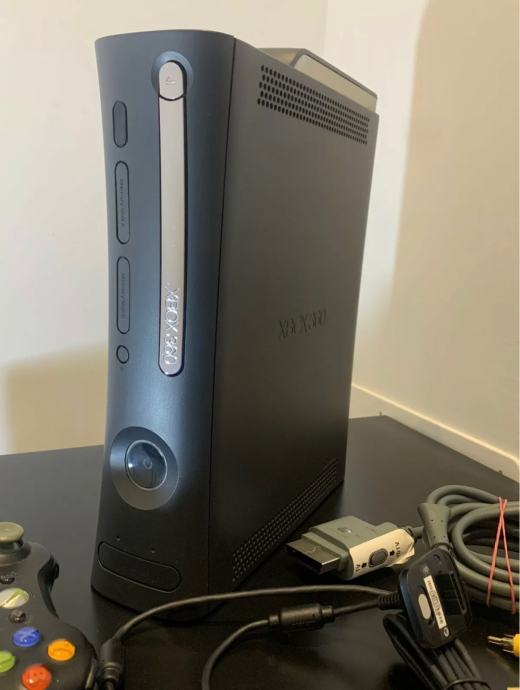 XBOX 360 RGH modificiran sa 400 igara na 2TB HDD