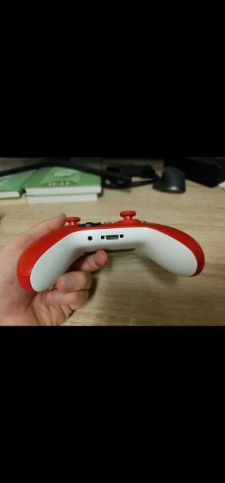 Xbox gamepad pulse red
