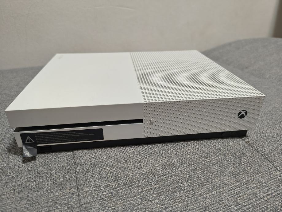Xbox One S