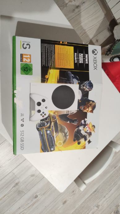 Xbox Series S 512GB + 4 igrice + Thrustmaster TMX (KAO NOVO!)