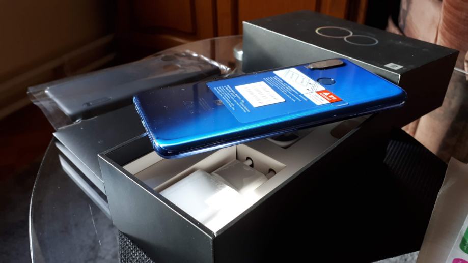 Novo! Xiaomi Mi 8, 6GB/64GB, Dual SIM, NFC, Plavi, Global Version, HR