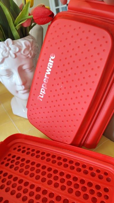 Tupperware click n shake
