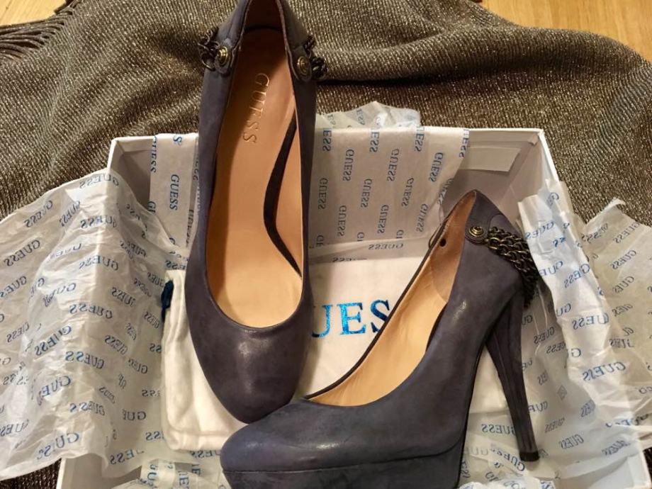 Guess salonke br 39 idealne za svečane, ali i poslovne prilike