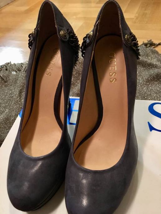 Guess salonke br 39 idealne za svečane, ali i poslovne prilike