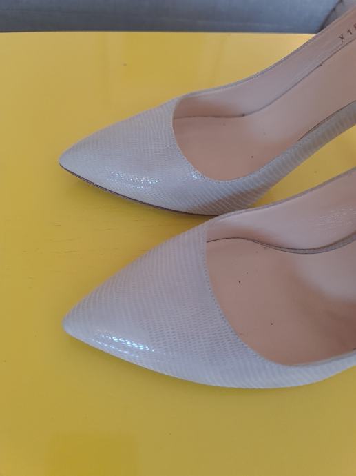 GIORGIO ARMANI salonke, broj 41, 30eur, sive, tekstura zmijske koze