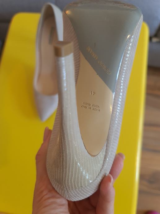 GIORGIO ARMANI salonke, broj 41, 30eur, sive, tekstura zmijske koze