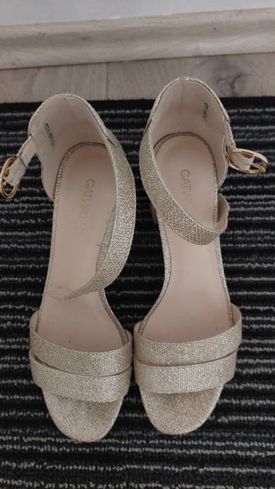 Zlatne svečane sandale