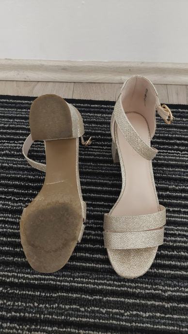 Zlatne svečane sandale