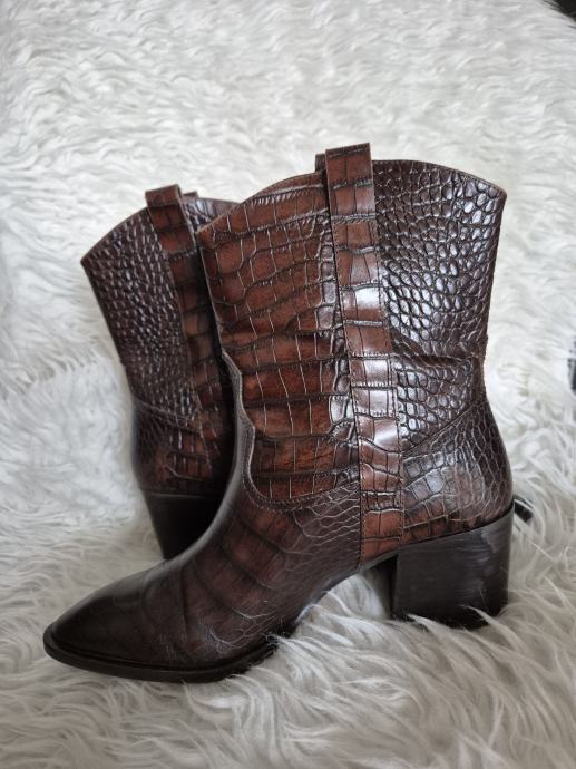 Massimo Dutti cizme br.39