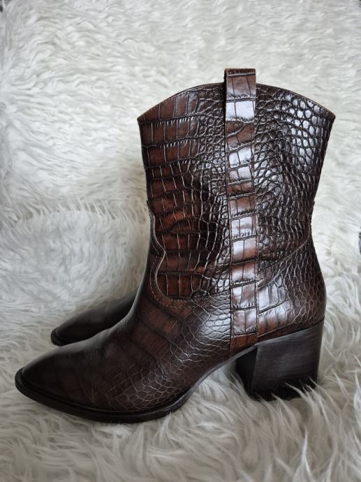 Massimo Dutti cizme br.39
