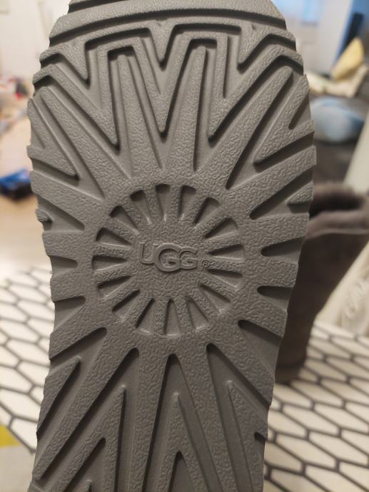 Nove original Ugg cizme