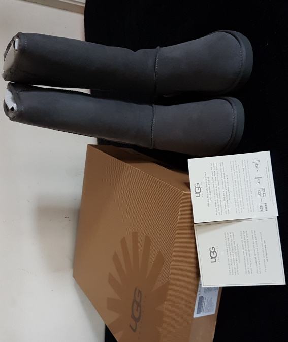 NOVO UGG original cizme