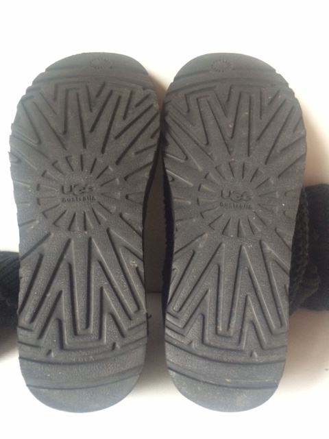 UGGS crne ženske čizme br. 41 POVOLJNO