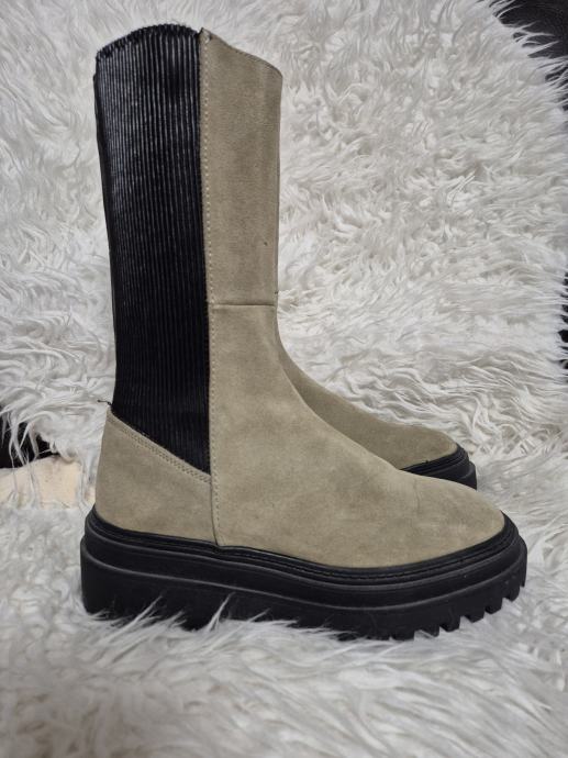 NOVE Zara cizme br.37