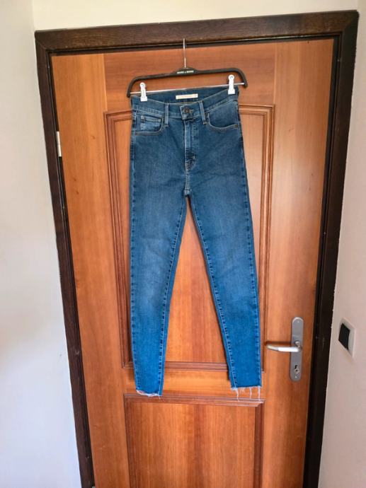 Levis traperice visoki struk W25 L32, Tisak uključen