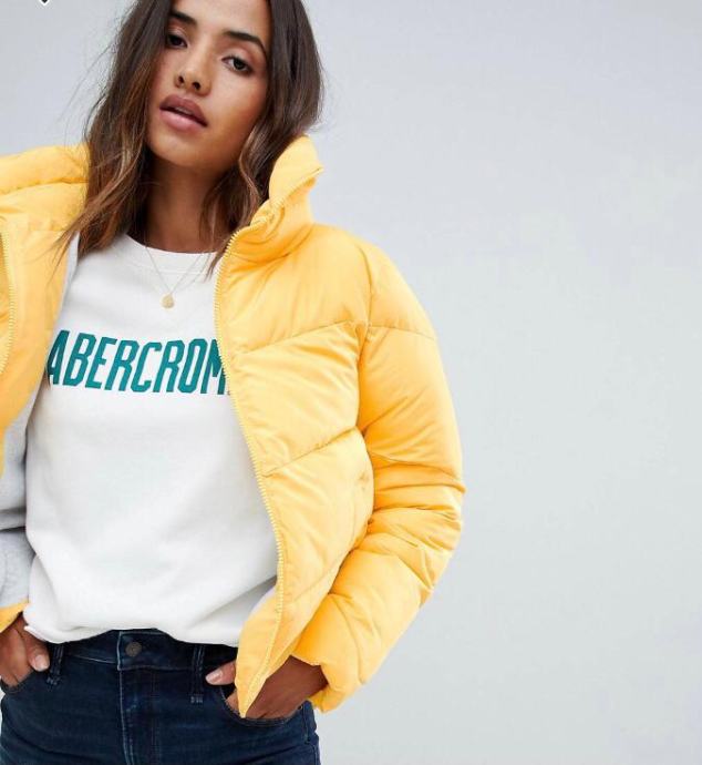 A&F ženska jakna - nova i nikada ne nošeno.