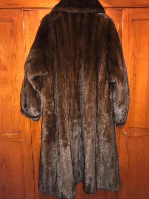 Bunda od nerca, nenošena