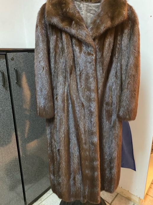 Bunda od nerca, puna ledja, sjajna