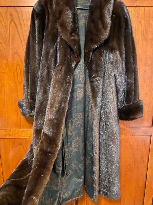 Bunda od nerca, sjajna, bogata