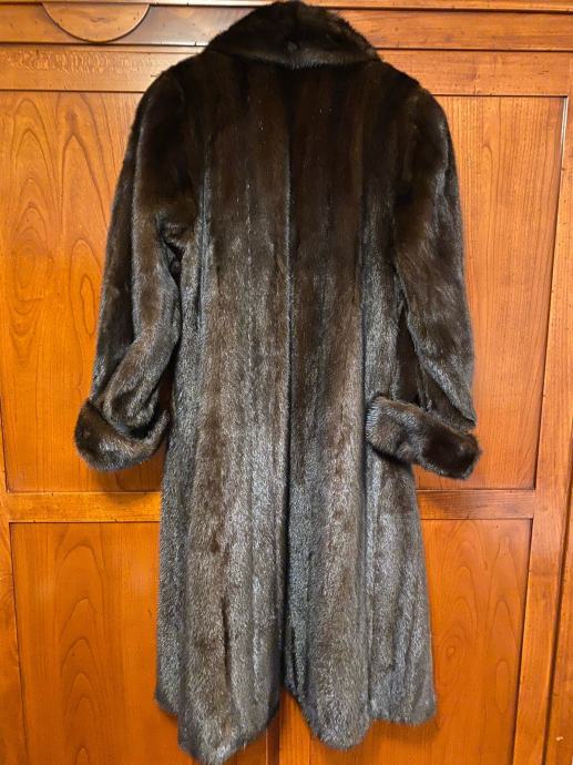 Bunda od nerca, sjajna, bogata