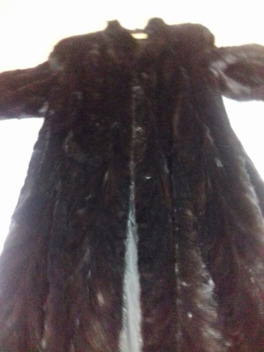 Bundu od nerca,izvrsno stanje, prodajem