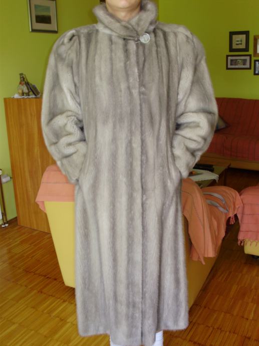 prodajem bundu od srebrnog nerca